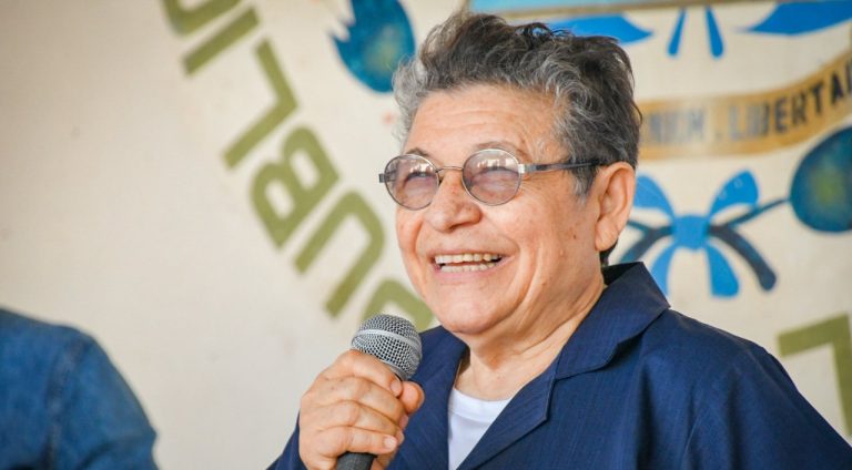 Ministra de Desarrollo Local, María Chichilco, entrega remodelación de ...