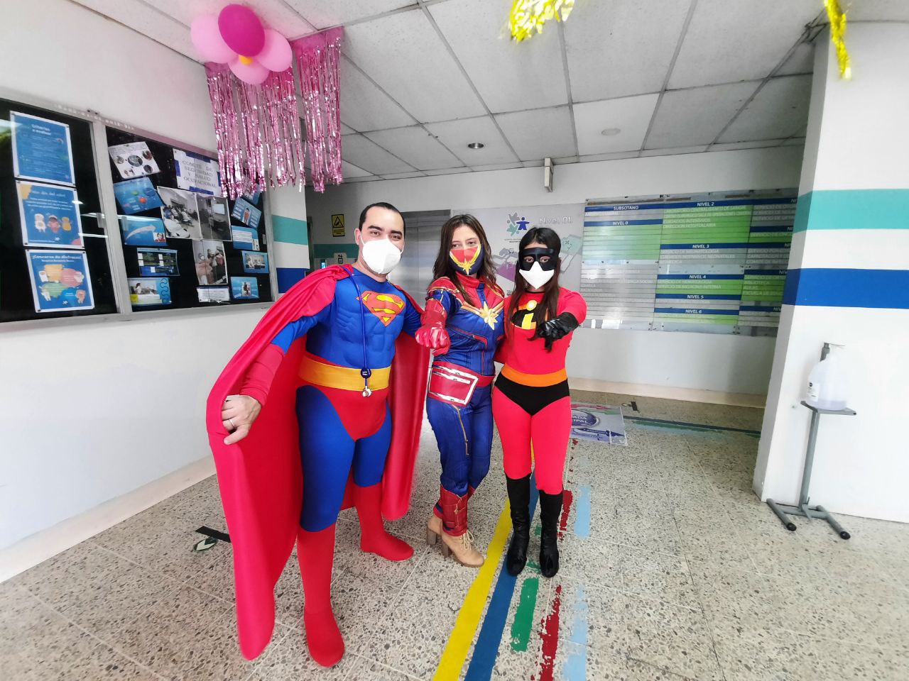 El Hospital Bloom se convirtió en un cómic gigante para alegrar a los ...