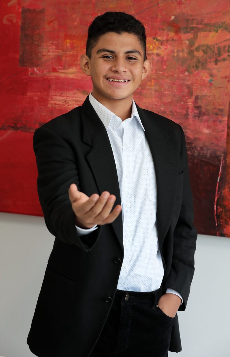 Angel Manuel, solista – Diario El Salvador