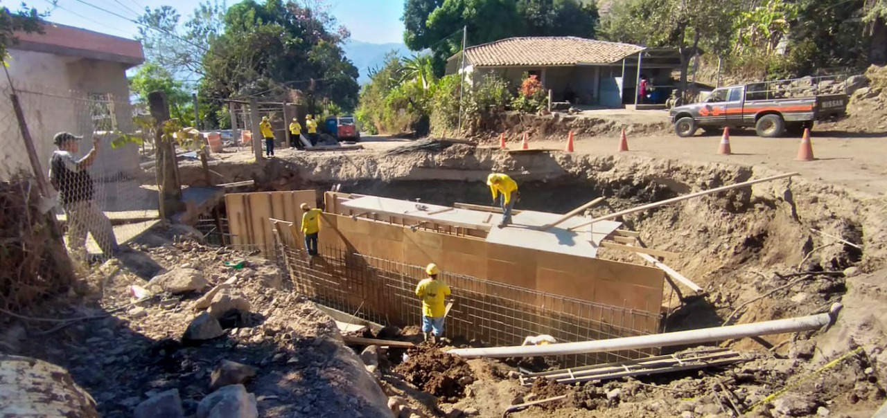 Obras Públicas Ejecuta Obras De Mitigación En Morazán Diario El Salvador