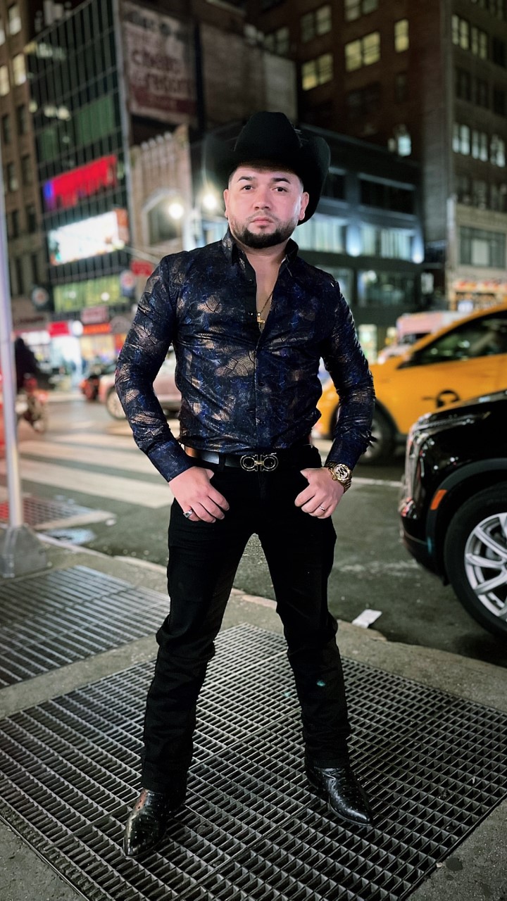Conozca a Frankie Leiva, cantante salvadoreño que se aventura en el ...