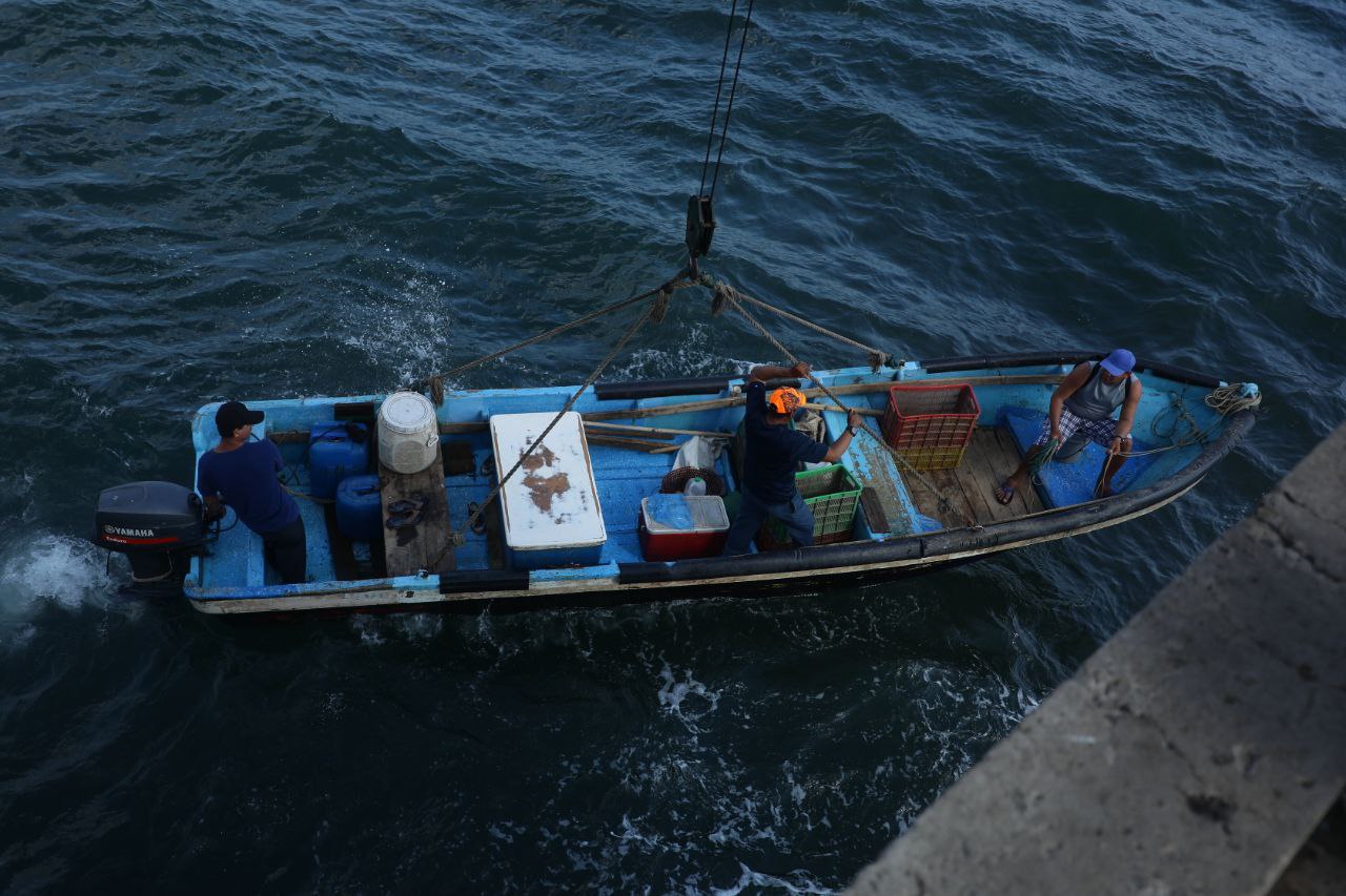 Fotos: La cotidianidad del muelle en el puerto de La Libertad — Diario ...