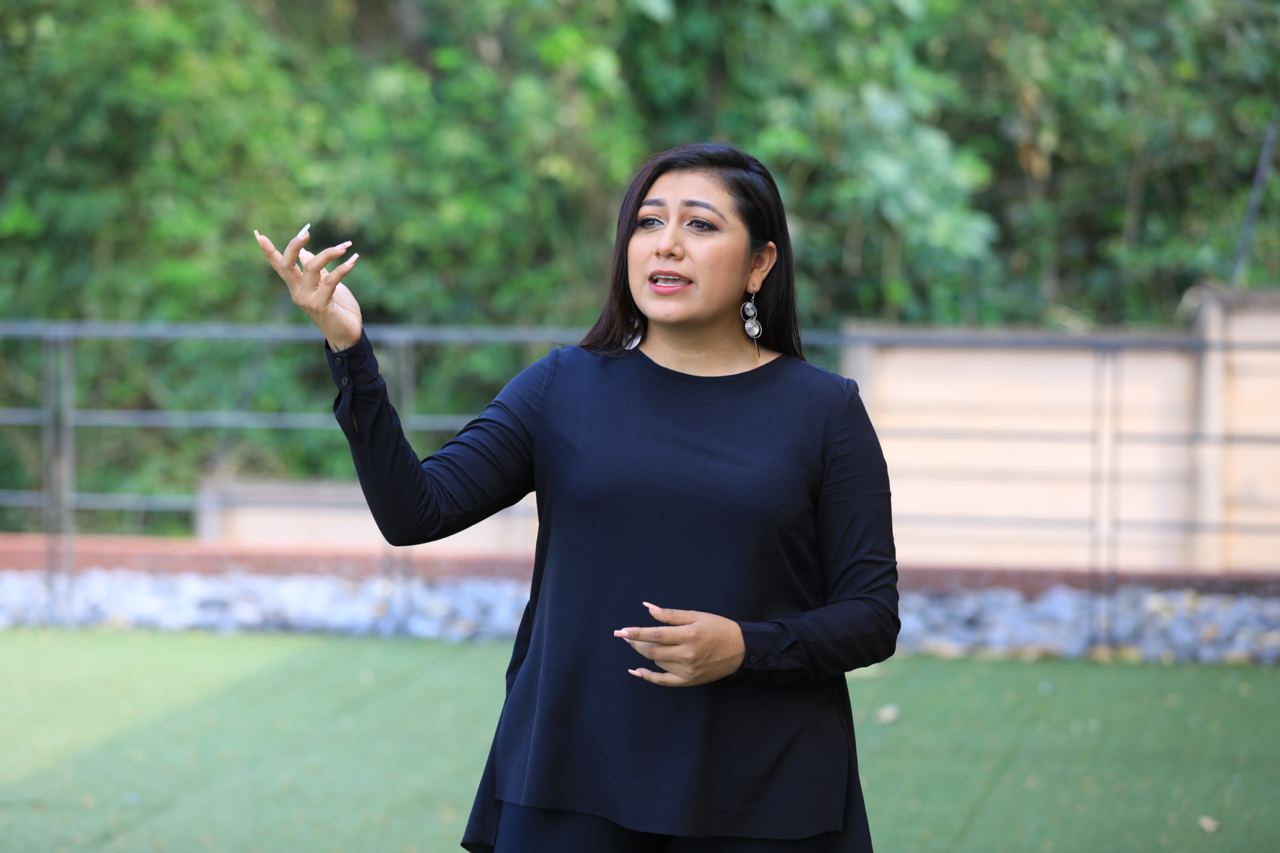 Stephany Hernández, una voz que anhela mostrar al mundo el talento que ...
