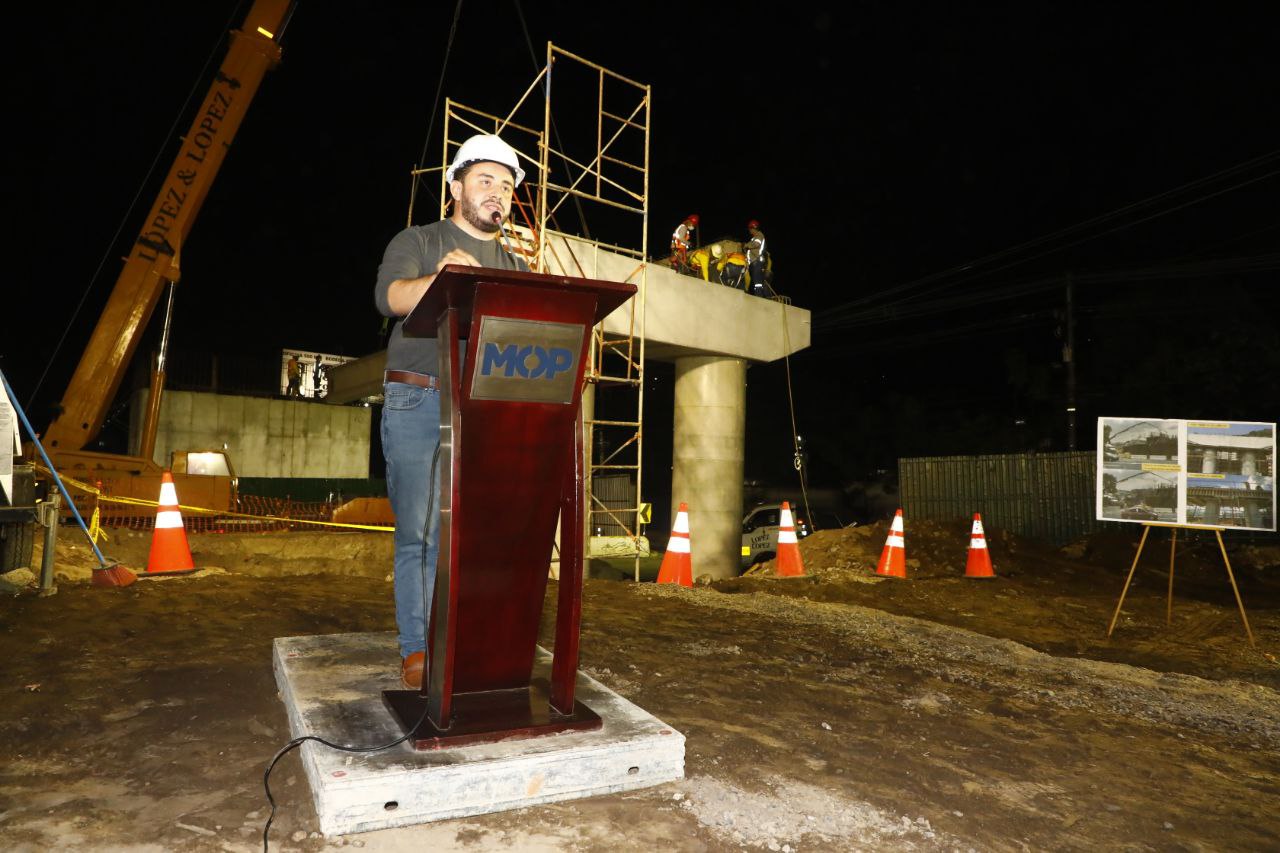 Construcción de paso a desnivel de redondel Utila, en Santa Tecla ...