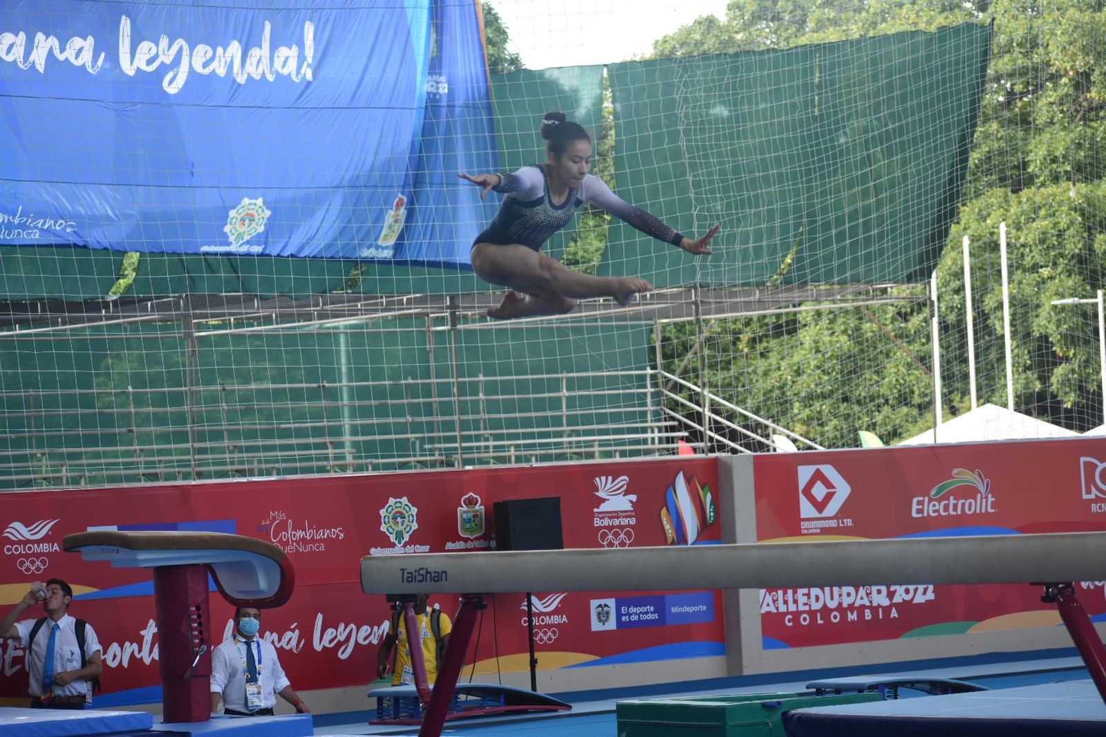 La gimnasta Alexa Grande aporta la primera plata para El Salvador ...