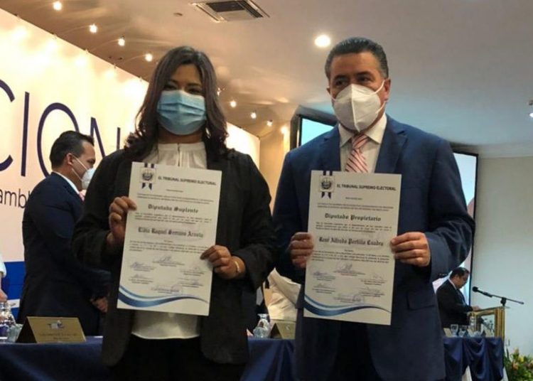 René-Portillo-Cuadra-Lidia-Raquel-Serrano-COPY – Diario El Salvador