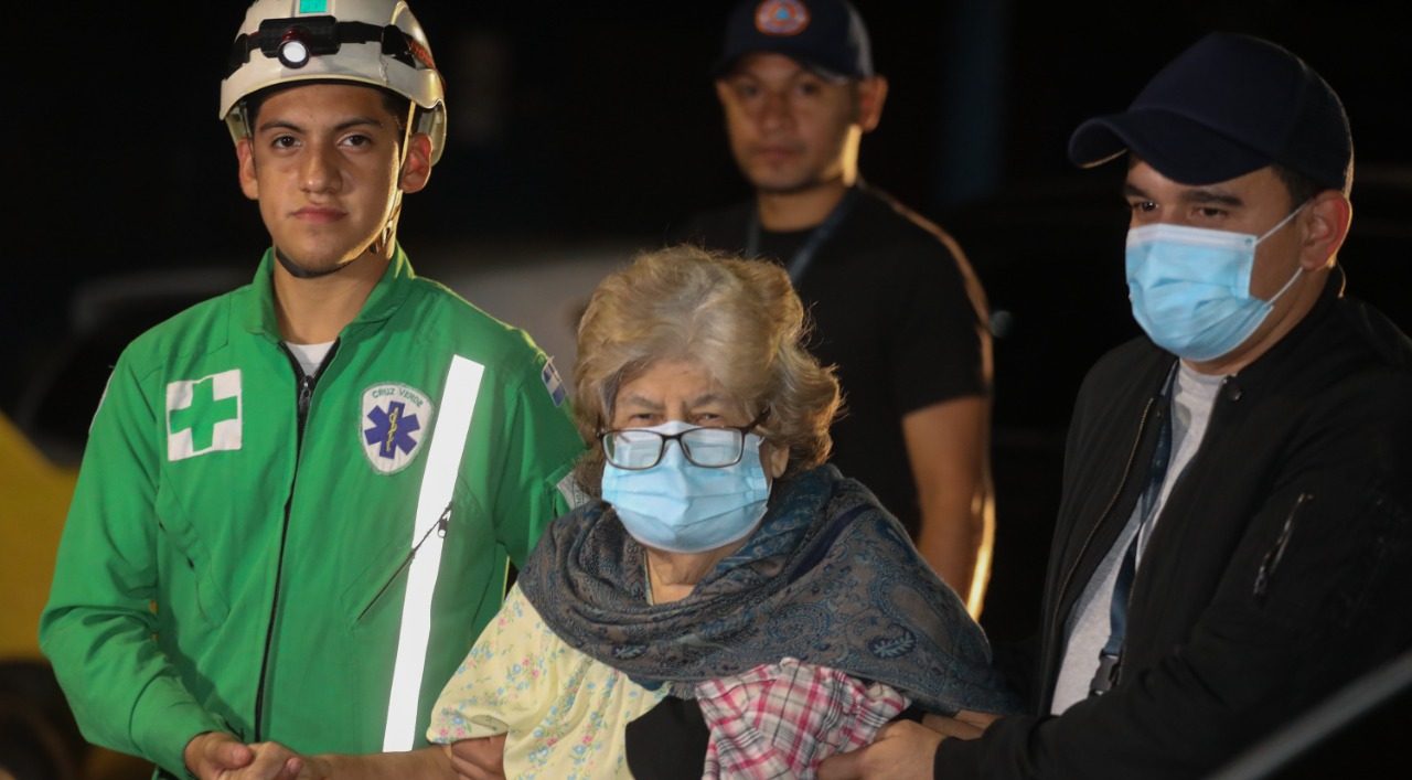 Autoridades brindaron atención inmediata a familias de la colonia IVU ...