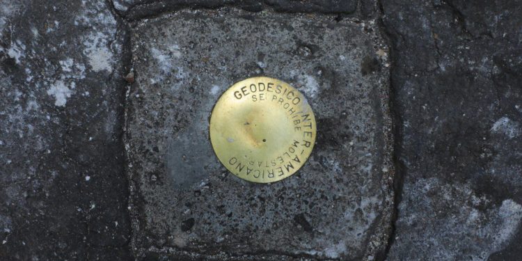 ¿Qué es el curioso geodésico encontrado en el Centro Histórico de San ...