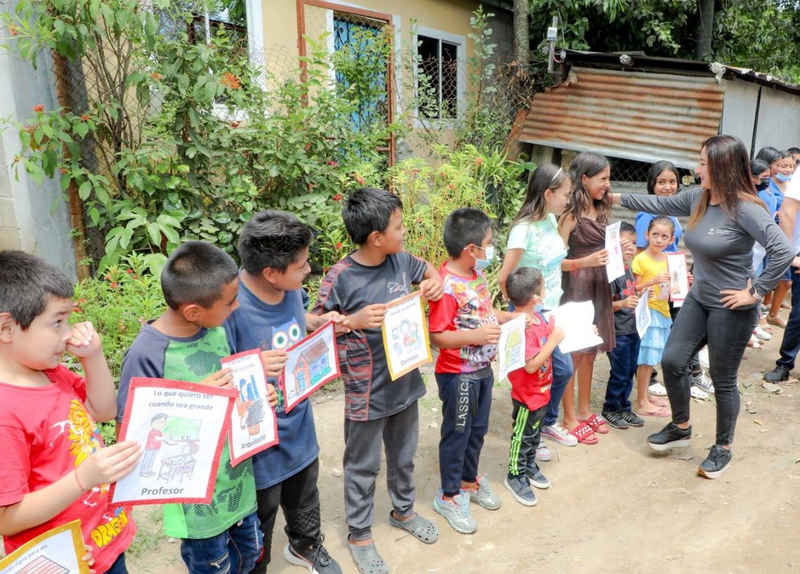 Familias de Tonacatepeque son beneficiadas con viviendas dignas y casa ...