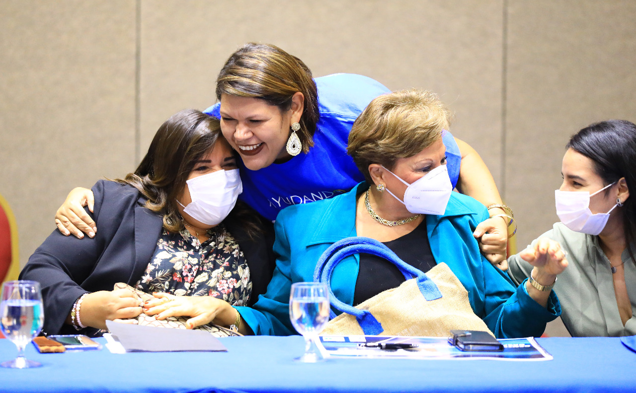 Fundación Gloria Kriete financiará proyectos sociales — Diario El Salvador