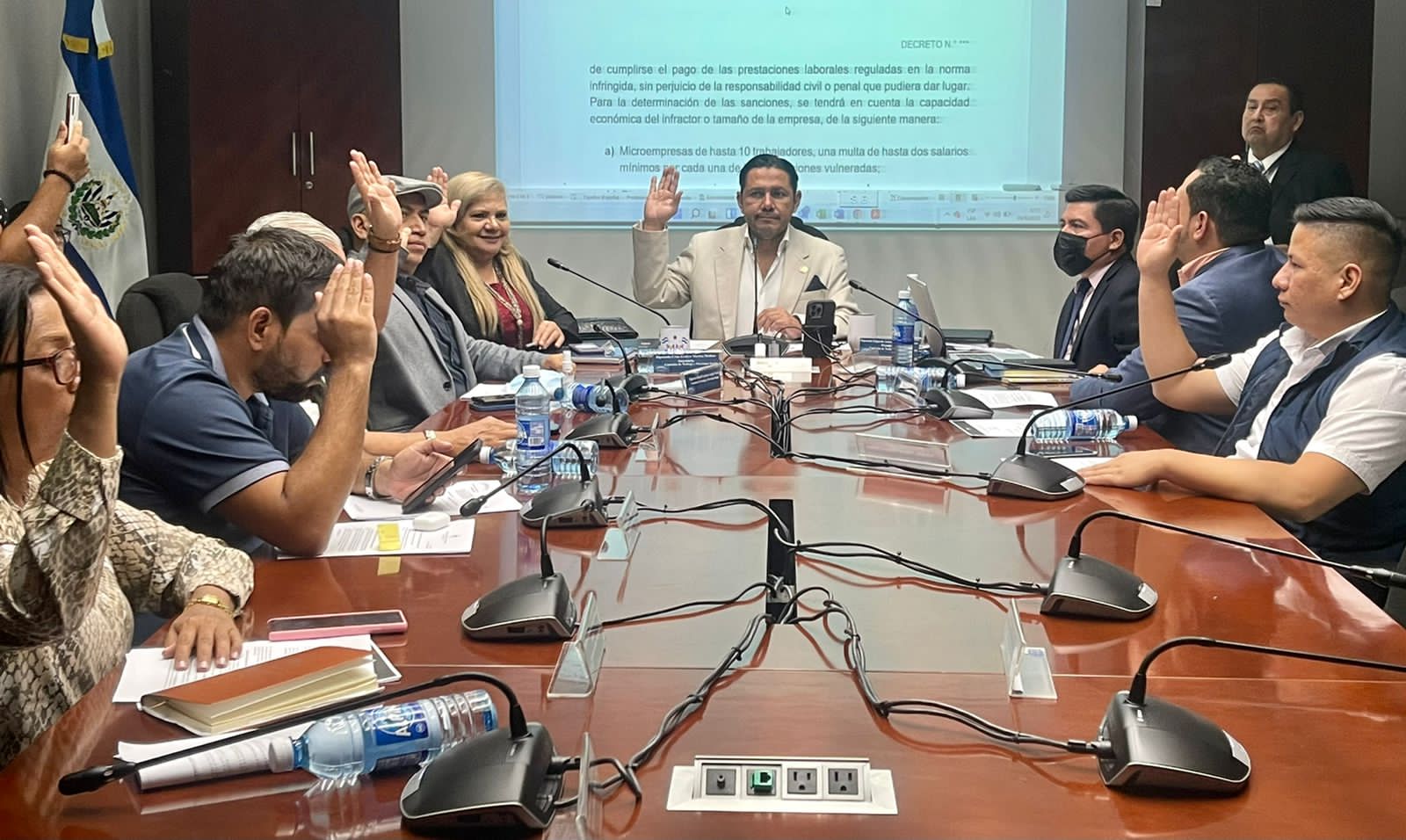 Comisión Dictamina A Favor De Reforma Al Código De Trabajo Y Fija
