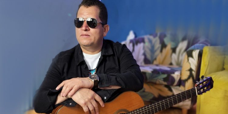 Daniel Chacón sigue sus sueños musicales en Miami y le canta al nuevo ...