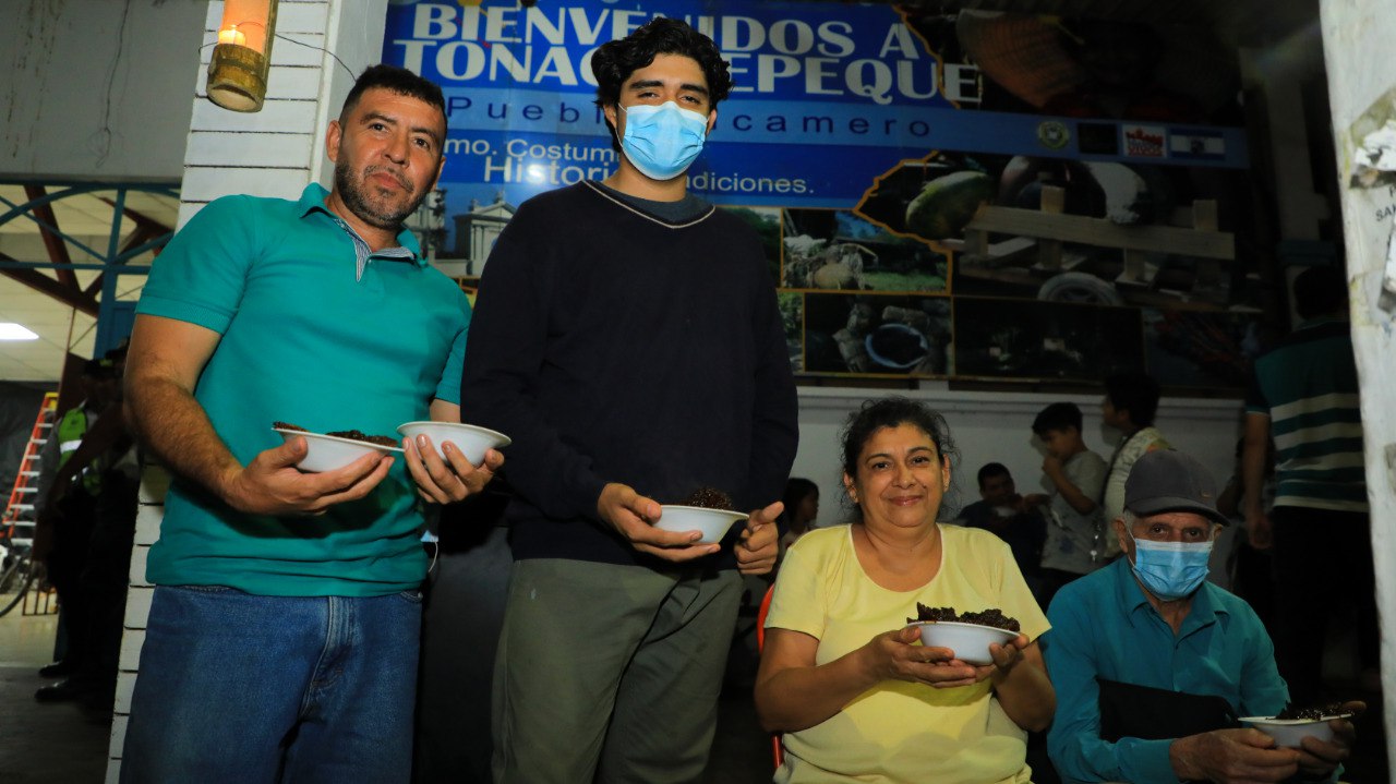 Fotos: Salvadoreños celebran el tradicional Festival de La Calabiuza en ...