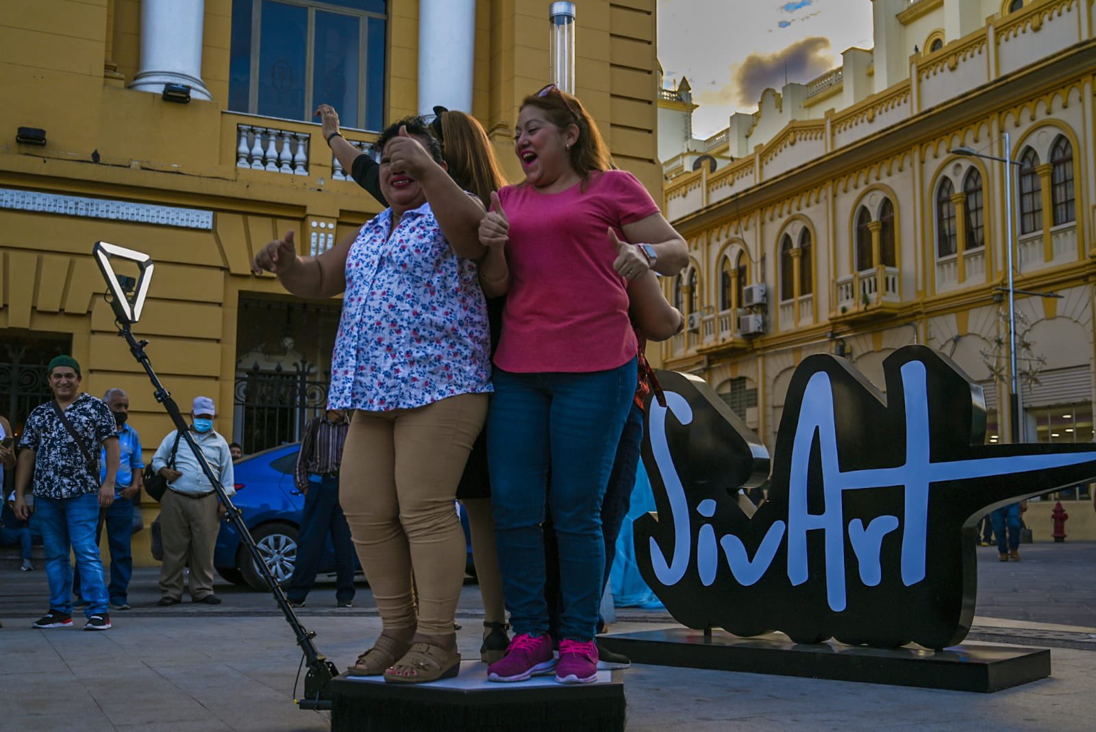 Capitalinos disfrutan de «SivArt» en el Centro Histórico – Diario El ...