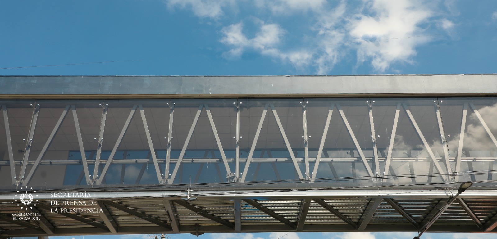 FOTOS/ Así luce la nueva pasarela que conecta los edificios del ...