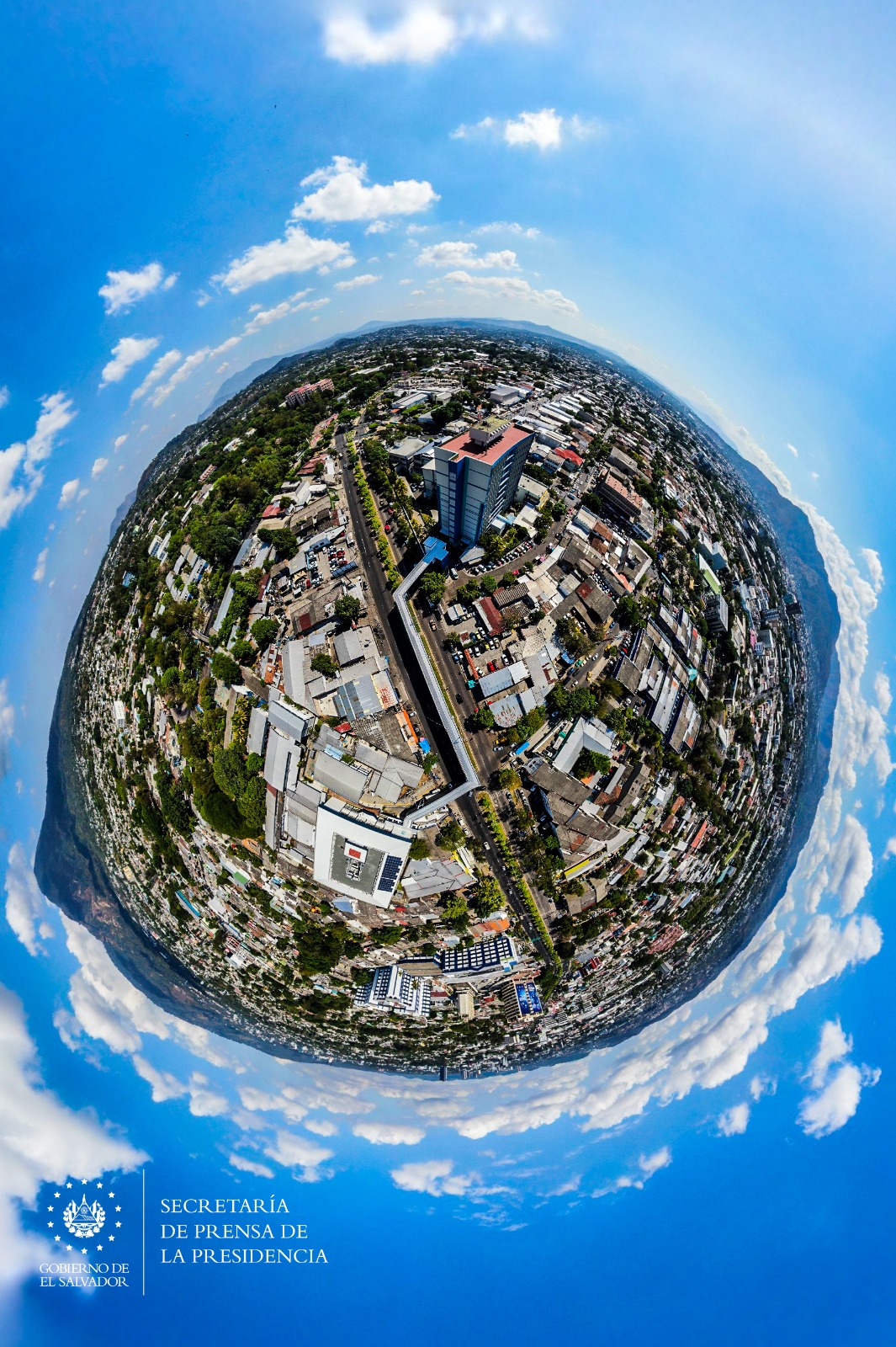 FOTOS/ Así luce la nueva pasarela que conecta los edificios del ...