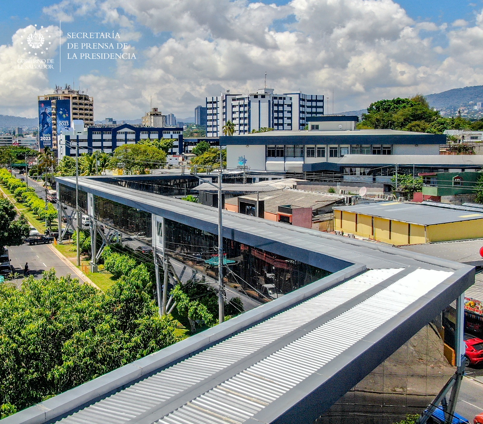 FOTOS/ Así luce la nueva pasarela que conecta los edificios del ...