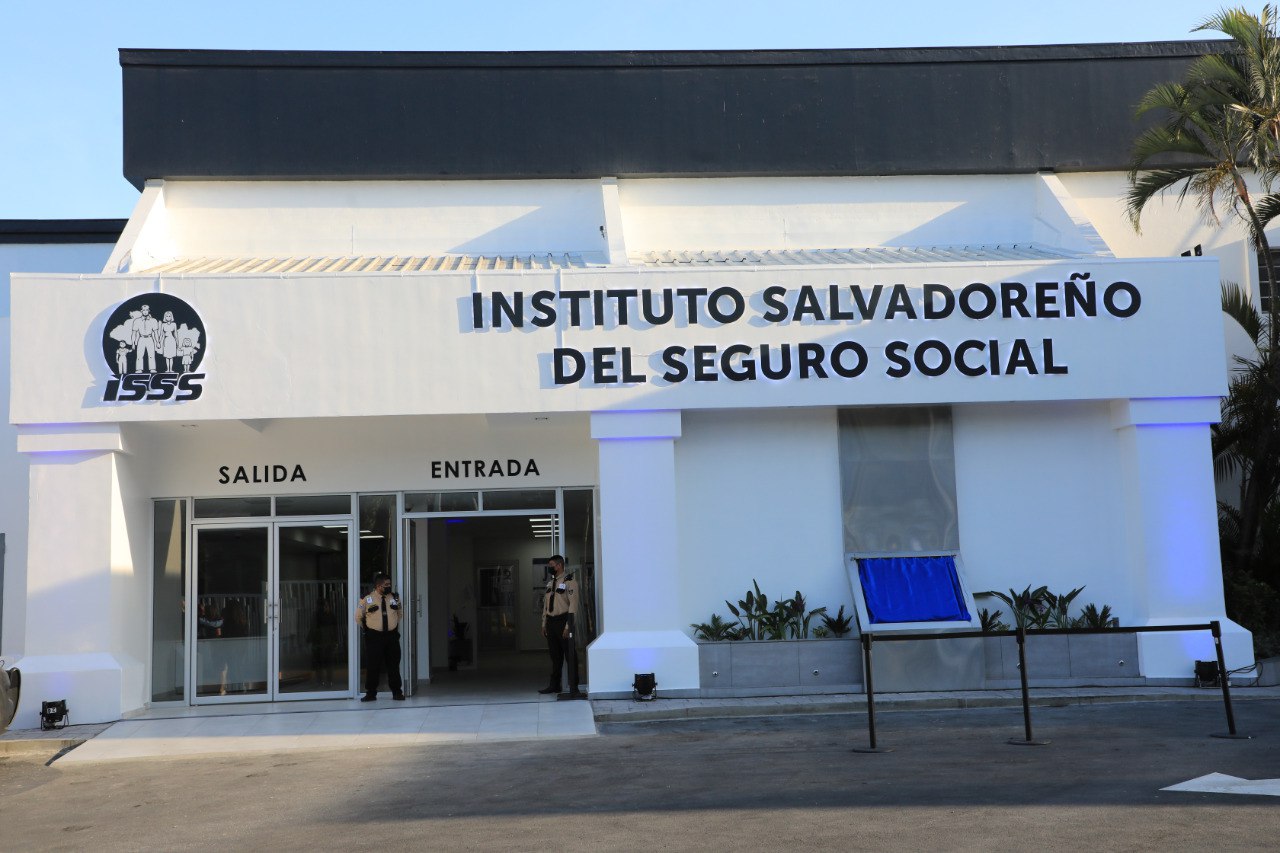 El ISSS inaugura el Centro Especializado Integral de Atención ...