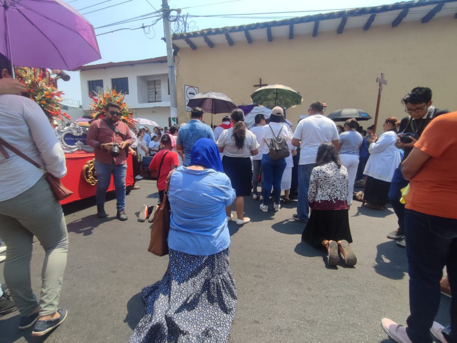 Católicos migueleños participan en el Vía Crucis por el centro de la ...