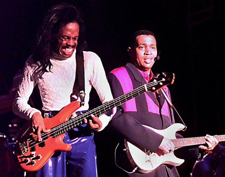 Fallece el vocalista de Earth, Wind and Fire, el gran Sheldon Reynolds ...