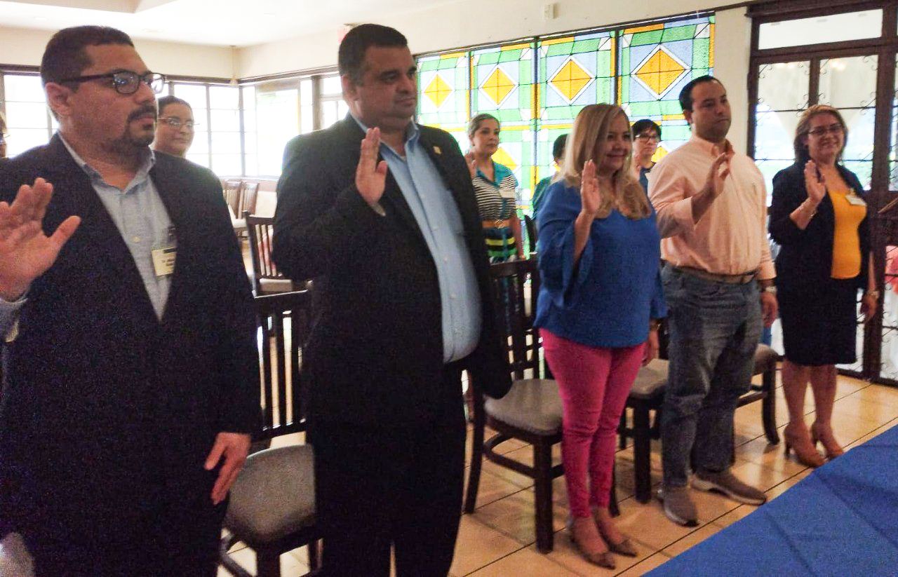Juramentan a 13 pares evaluadores de la Dirección de Educación Superior ...
