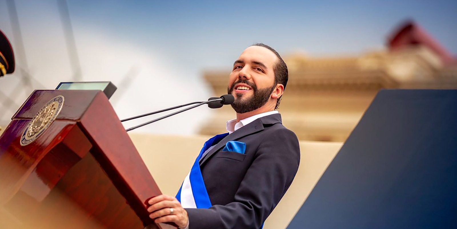Acertada gestión de Nayib Bukele se traduce en buena imagen de los ...