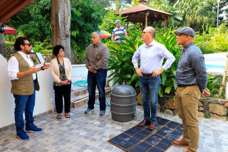 Vicepresidente Félix Ulloa evalúa proyectos de acceso al agua para ...
