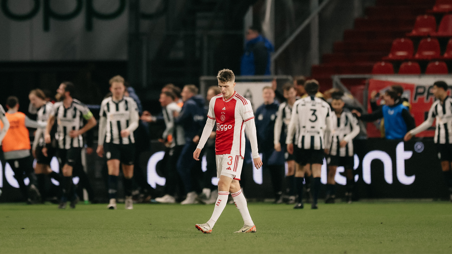 Ajax devuelve dinero de las entradas a sus aficionados tras eliminación ...