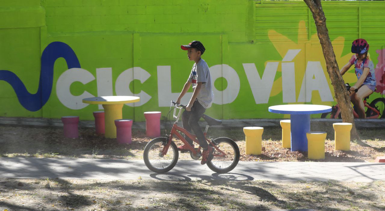 Inauguran la remodelación del parque y la ciclovía en Altavista ...