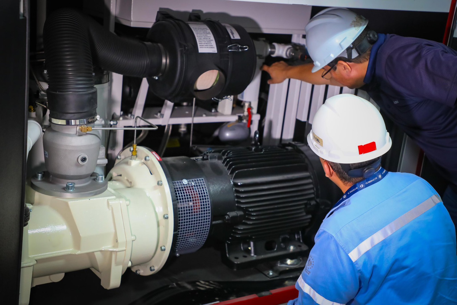 CEL invierte más de $500,000 en modernización de la central Cerrón ...